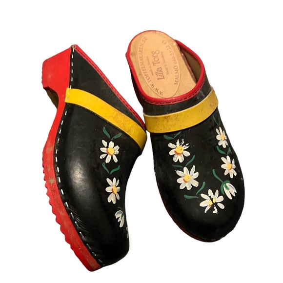 lilla torg | Shoes | Vintage Lilla Torg Swedish Flower Clogs Size 39 ...